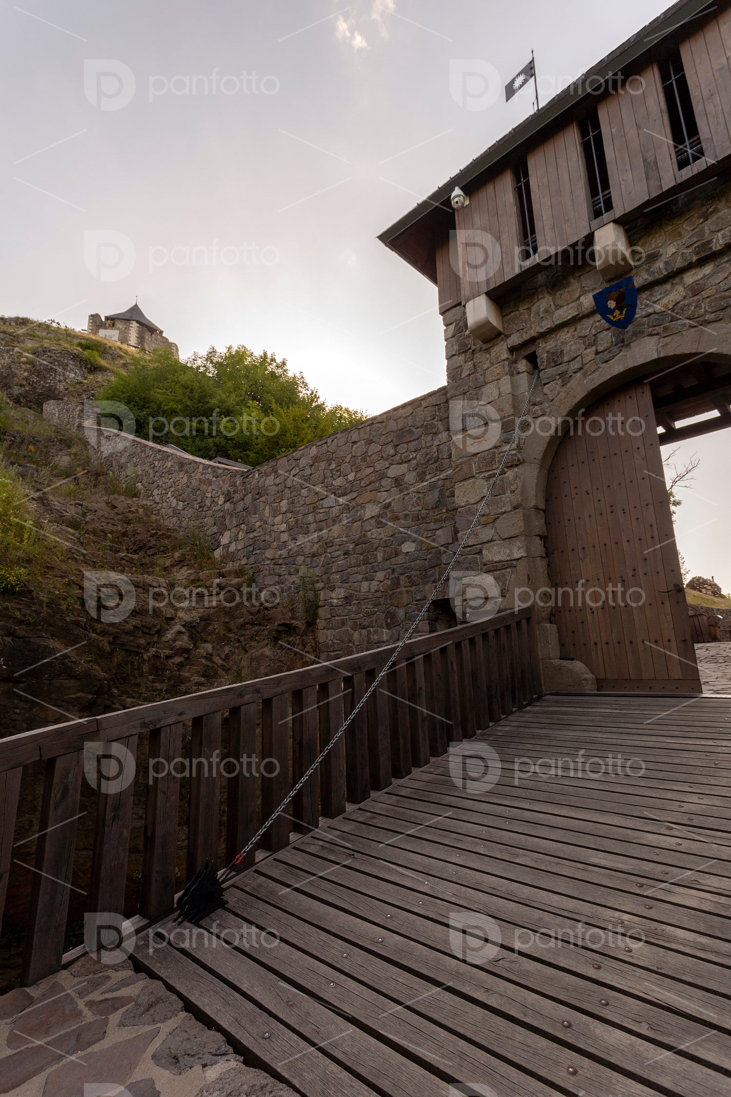 Entrance of the lower castle of Füzér – Panfotto